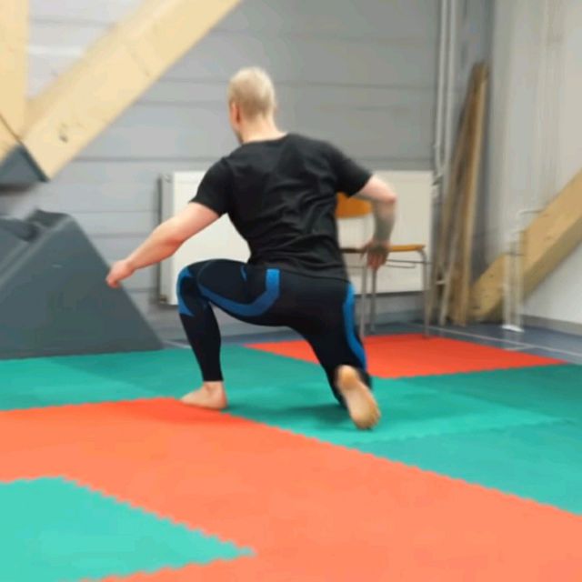 Curious Ape - Reverse by Bernadette Cordeau - Exercise How-to - Skimble