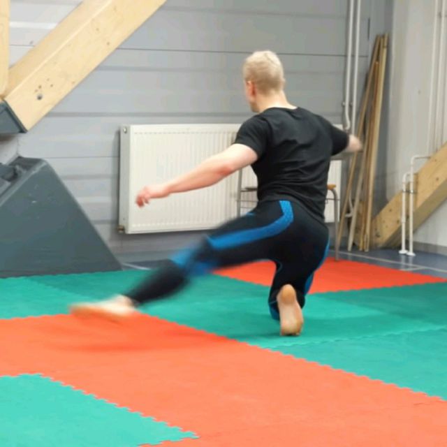 Curious Ape - Reverse by Bernadette Cordeau - Exercise How-to - Skimble