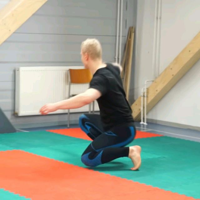 Curious Ape - Reverse by Bernadette Cordeau - Exercise How-to - Skimble