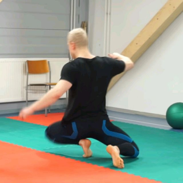 Curious Ape - Reverse by Bernadette Cordeau - Exercise How-to - Skimble