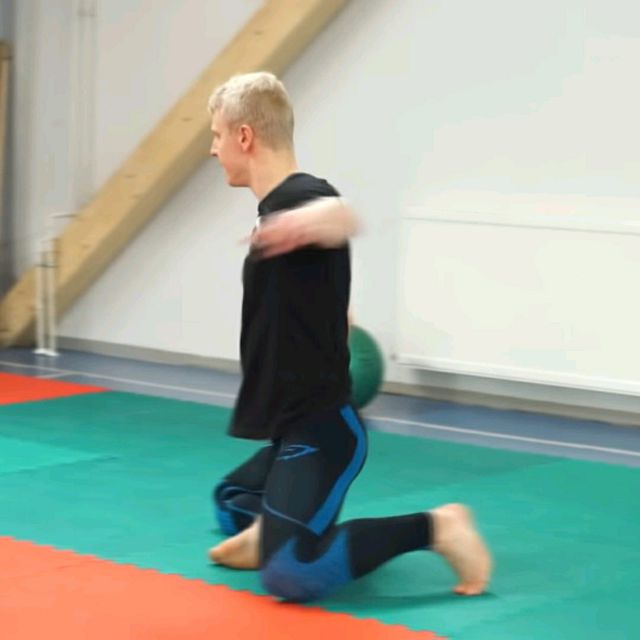 Curious Ape - Reverse by Bernadette Cordeau - Exercise How-to - Skimble