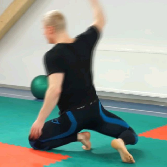 Curious Ape - Reverse by Bernadette Cordeau - Exercise How-to - Skimble