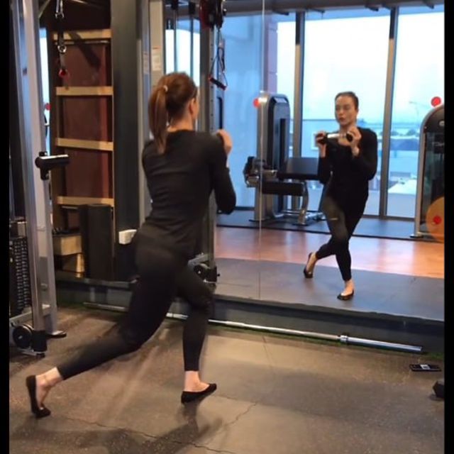 Courtesy Lunge With Knee Right Side by Shaikh Sahab - Exercise How-to ...