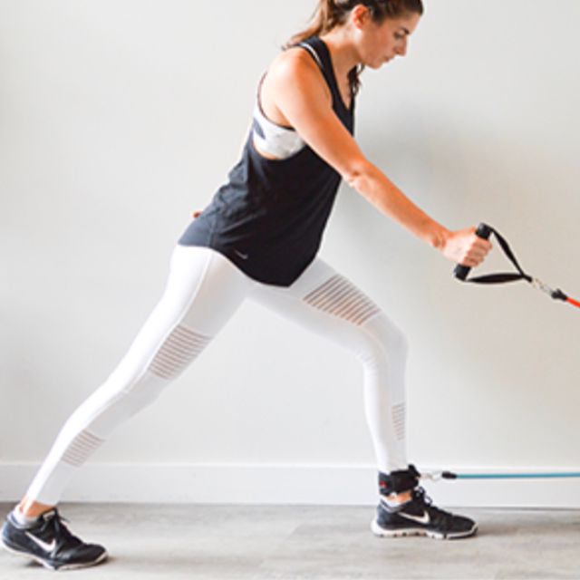 SC Right Arm Split Stance Row by Brian Fallon - Exercise How-to - Skimble