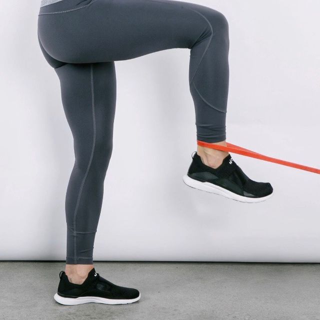 Stretch Cord Right Leg Cycle - Exercise How-to - Skimble