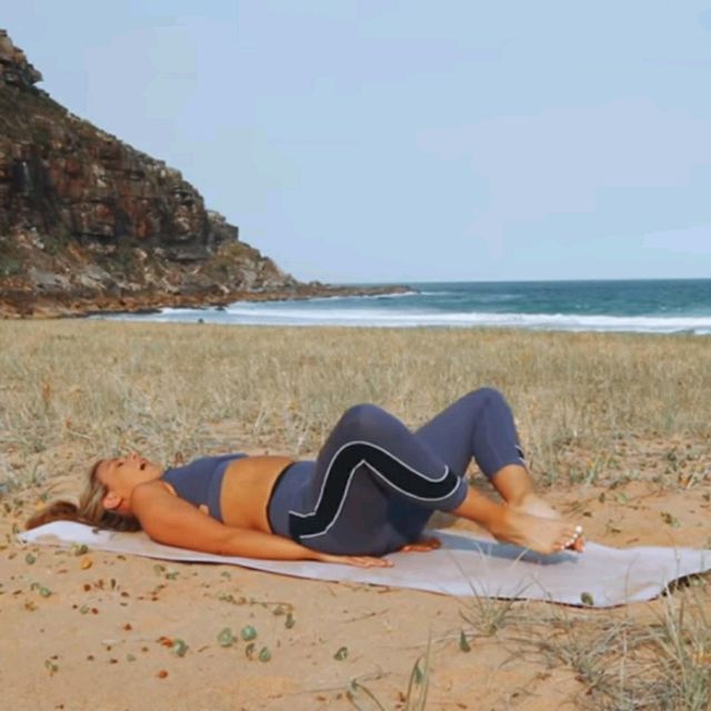 Diamond Reverse Crunch - Exercise How-to - Workout Trainer by Skimble