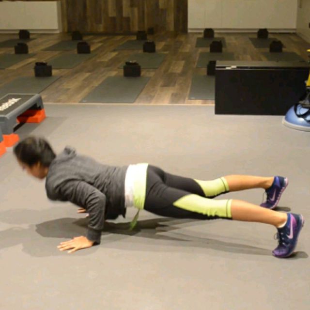 Frogger Push-ups - Exercise How-to - Workout Trainer by Skimble