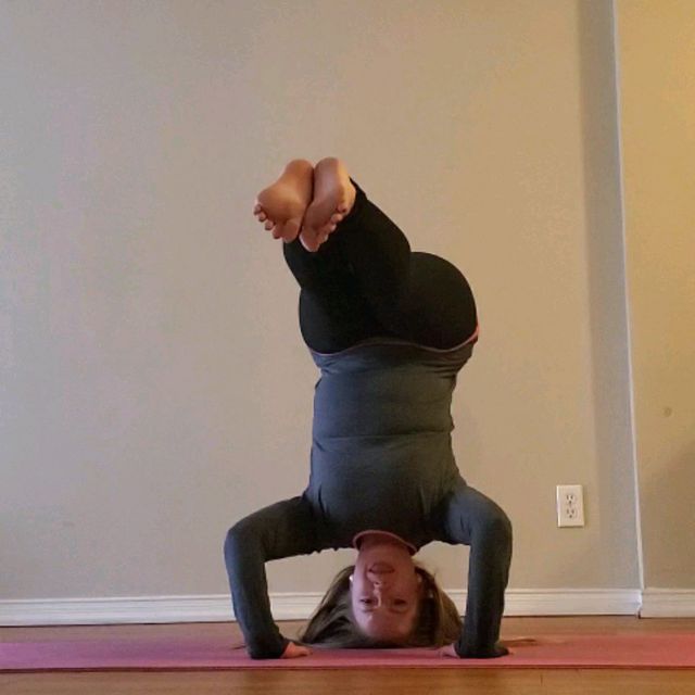 Tripod Headstand L Pike - Exercise How-to - Workout Trainer by Skimble