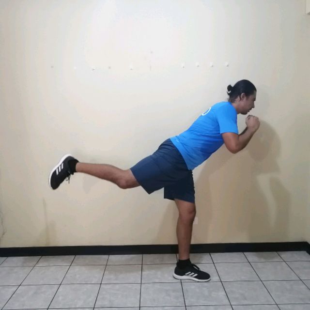 Patadas Traseras - Exercise How-to - Workout Trainer by Skimble