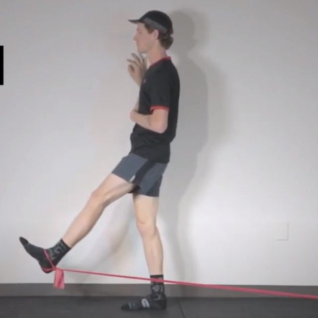 Hip Flexor Leg Swing by Ignacio Munoz - Ejercicio Cómo hacerlo - Skimble