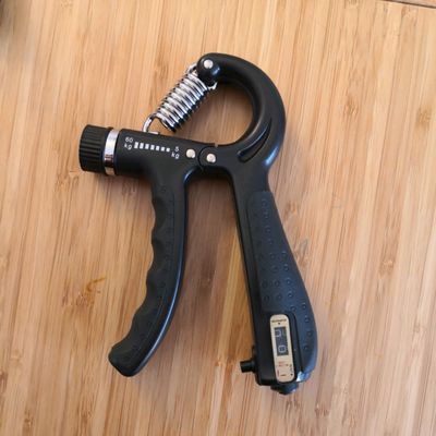 Hand Grippers right - Exercise How-to - Workout Trainer by Skimble