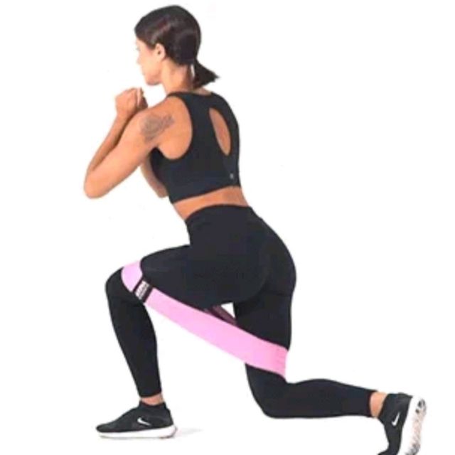 Static Curtsy Lunge + Pulse by Tanya M. - Exercise How-to - Skimble