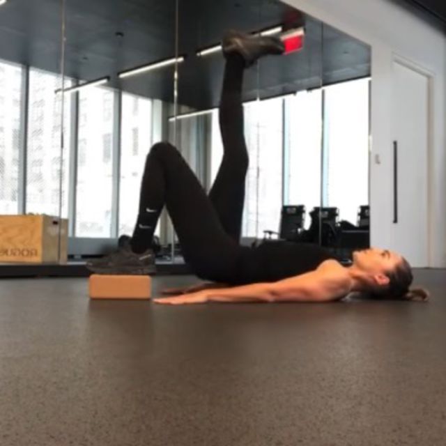 Leg Extentions por Rushfitness 💪🏽 - Ejercicio Cómo hacerlo - Skimble