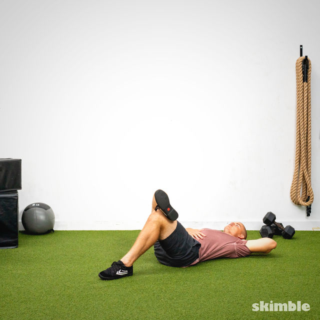 Cross Legged Sit-Ups - Exercise How-to - Skimble Workout Trainer