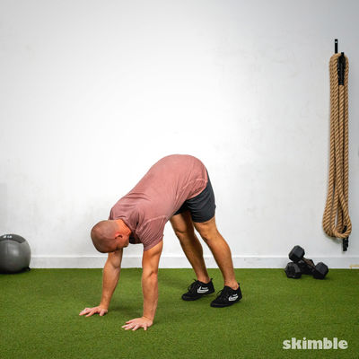 Knee Crunches by Lasean Sanders - Exercise How-to - Skimble