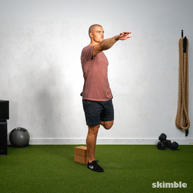 Shrimp Squats - Exercise How-to - Skimble Workout Trainer