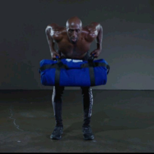 Bent Over Rows With Sandbag by 𝔻𝕖𝕤𝕖𝕣𝕥 𝔽𝕠𝕩🦊 🌟 - Exercise How-to - Skimble