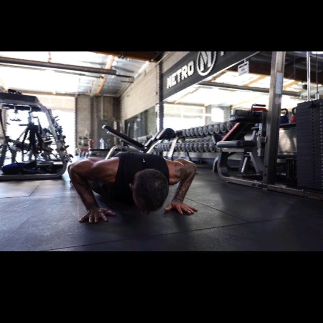 Iso Pull-Up To Iso Push Up by Randy Casquejo - Exercise How-to - Skimble