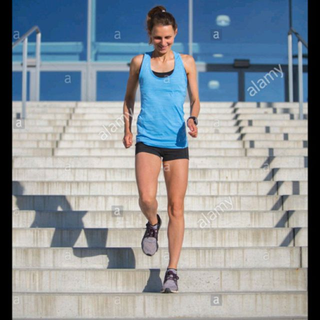 Walk Down Stairs by 𝔻𝕖𝕤𝕖𝕣𝕥 𝔽𝕠𝕩🦊 🌟 - Exercise How-to - Skimble