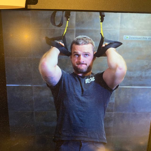 TRX Reverse Curls by Lee F. - Exercise How-to - Skimble