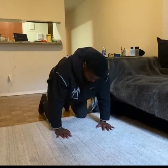 Bear Hold Step Out To Plank Then Alternate Knee Tap by Rushfitness 💪 ...