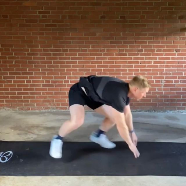 Pop-Ups to Deep Squat - Exercise How-to - Workout Trainer by Skimble