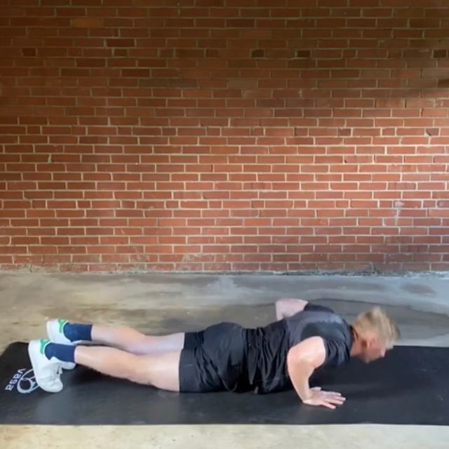 Pop-Ups to Deep Squat - Exercise How-to - Workout Trainer by Skimble