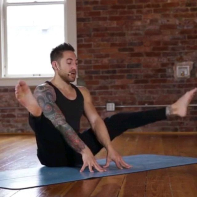 Seated Straddle Leg Circles Backward by Alex 🌊. - Exercise How-to - Skimble