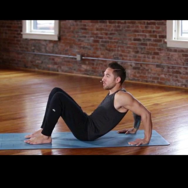 Table Dip Triceps Extensions by Alex 🌊. - Exercise How-to - Skimble