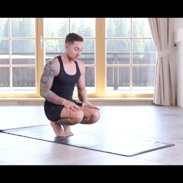 Up & Down In Kneeling Position by Alex 🌊. - Exercise How-to - Skimble