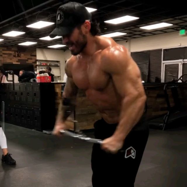 Stiff Arm by Fernando Torres - Ejercicio Cómo hacerlo - Skimble