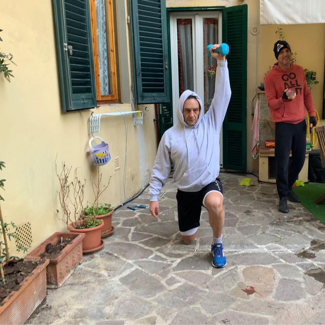 Oh Lounge - Exercise How-to - Workout Trainer by Skimble