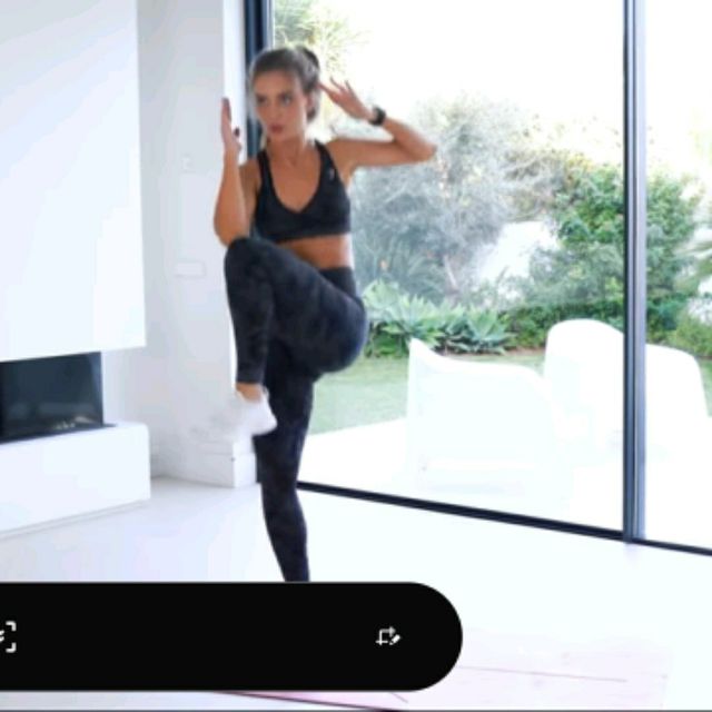 Hopping Knee Kick+Toe Touch by Елена Фридман - Exercise How-to - Skimble