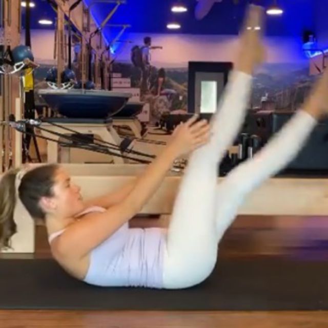 Scissor Pulses 20 With Straight Leg Lifts (point Up Flex Down ...