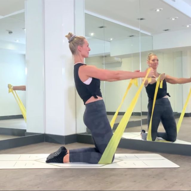 Reverse Nordic With Front Raise - Exercise How-to - Workout Trainer by ...