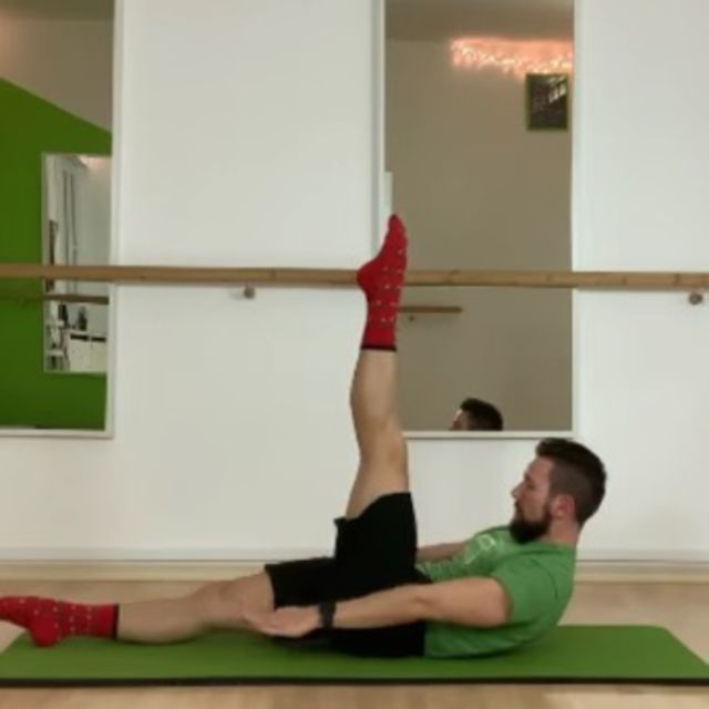 Straight Leg Curl Up Toes Point por Rushfitness 💪🏽 - Ejercicio Cómo ...