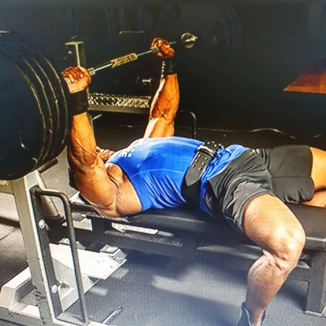 Supino Reto by Robson Caliocane - Ejercicio Cómo hacerlo - Skimble