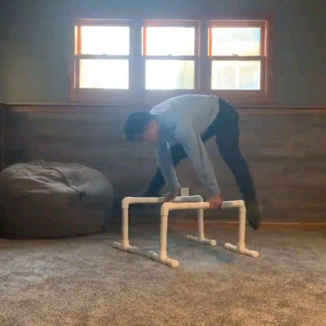 Straddle Pulls by Alex 🌊. - Exercise How-to - Skimble