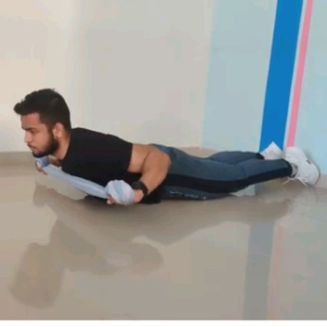 Lying Towel Lat Pulldown by Francisco Perez - Ejercicio Cómo hacerlo ...