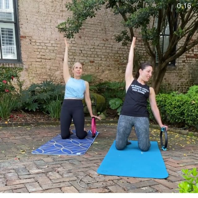 Lean Back Press Magic Circle by Rushfitness 💪🏽 - Exercise How-to - Skimble