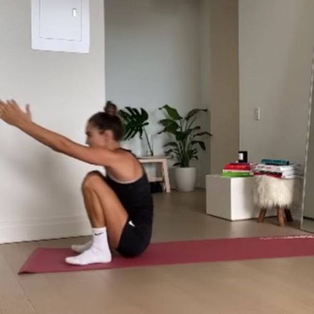 No Hands Roll Back To Jump by Rushfitness 💪🏽 - Exercise How-to - Skimble