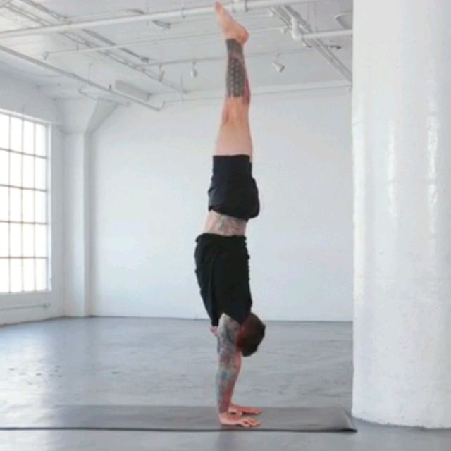 Quick Jumping Into Handstand by Alex 🌊. - Exercise How-to - Skimble