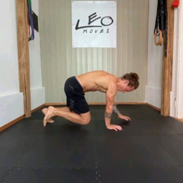 Tiger walk backwards by Alex 🌊. - Exercise How-to - Skimble