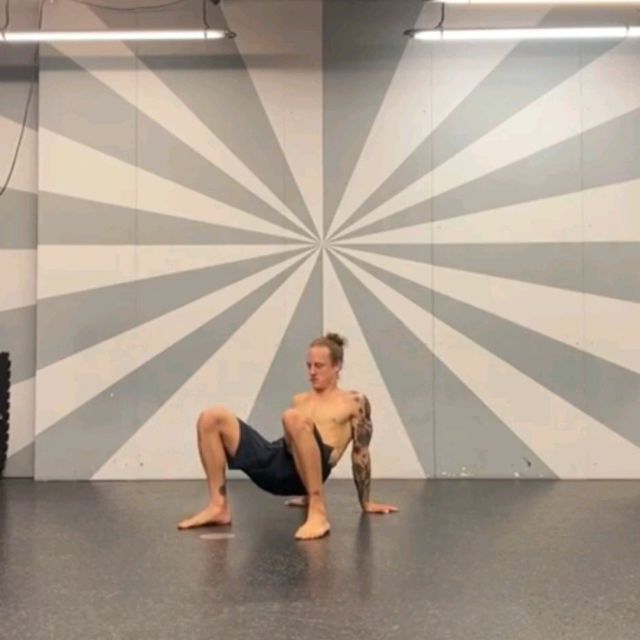 Swipe Swept by Alex 🌊. - Exercise How-to - Skimble