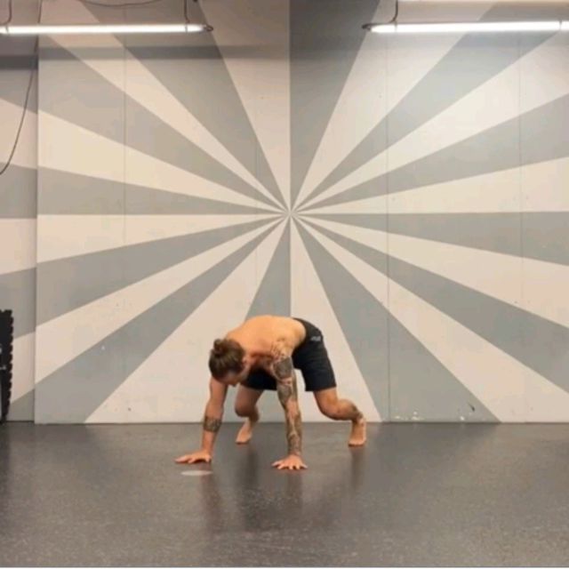 Swipe Swept by Alex 🌊. - Exercise How-to - Skimble