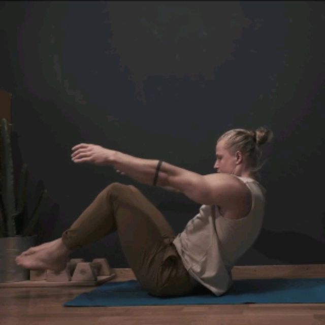 Tucked Hollow Body Rock by Alex 🌊. - Exercise How-to - Skimble