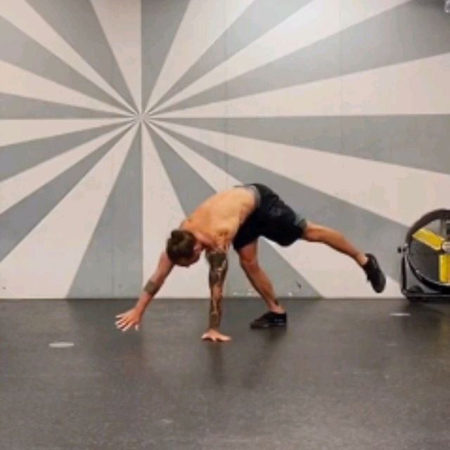 Crab Walk by Alex 🌊. - Exercise How-to - Skimble Workout Trainer