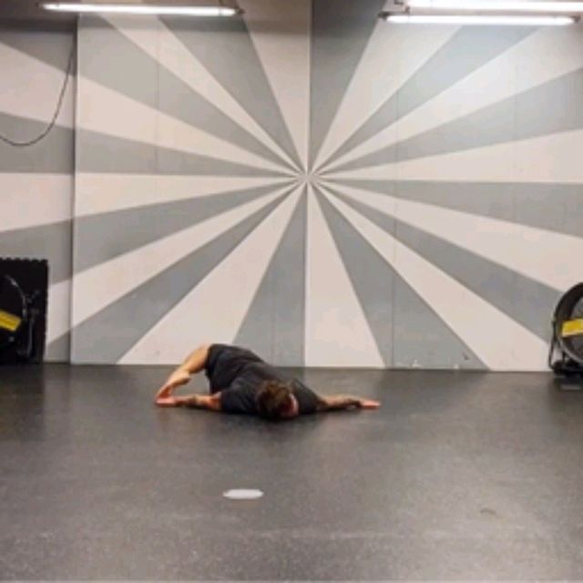 Scorpion - Exercise How-to - Workout Trainer by Skimble