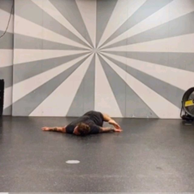 Scorpion - Exercise How-to - Workout Trainer by Skimble