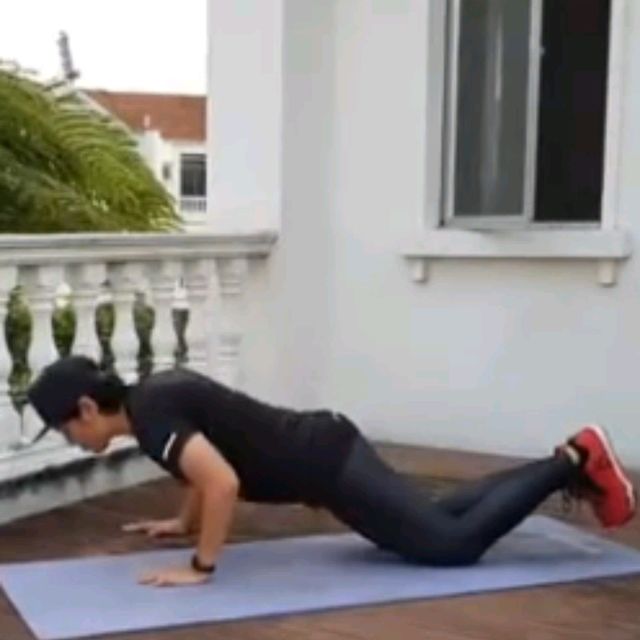 Knee Side To Side Push Up by Francisco Perez - Ejercicio Cómo hacerlo ...